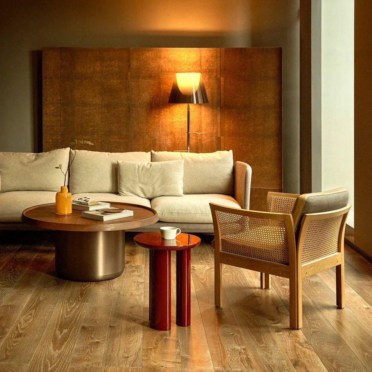 COZONI Callie Side Table | lacquered surface Bedside table